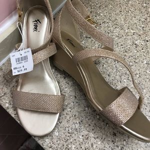 FIONI Clothing | Shoes | Fioni Gold Wedges Size 6 | Poshmark